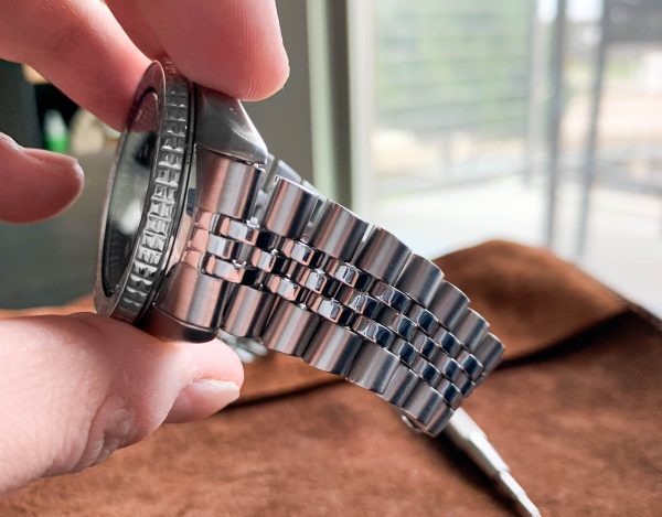 Strapcode SKX Jubilee Review: Better Than The Stock Bracelet? | Two ...