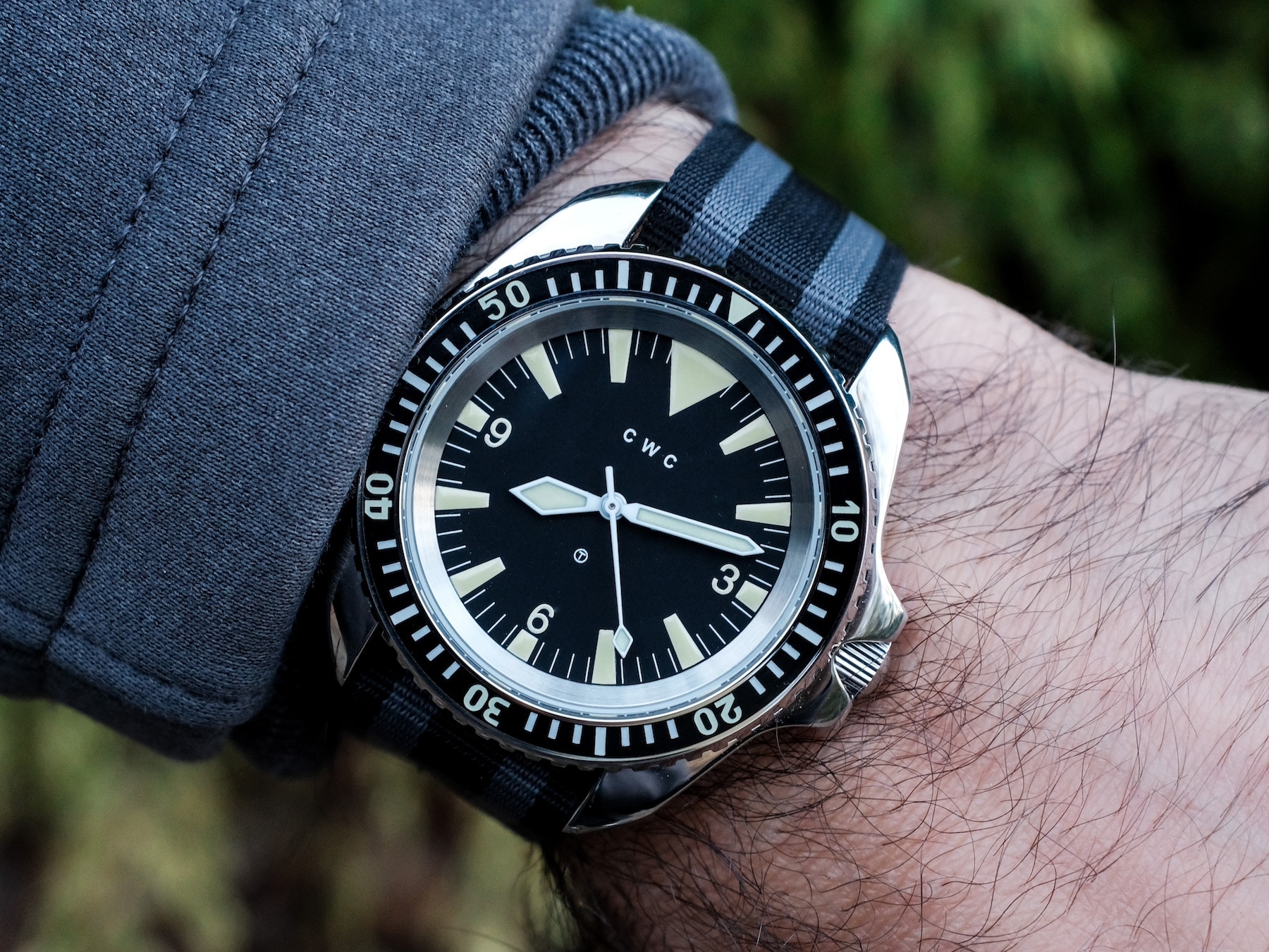 CWC 1980 Royal Navy Diver: How Close Is It To The Original?