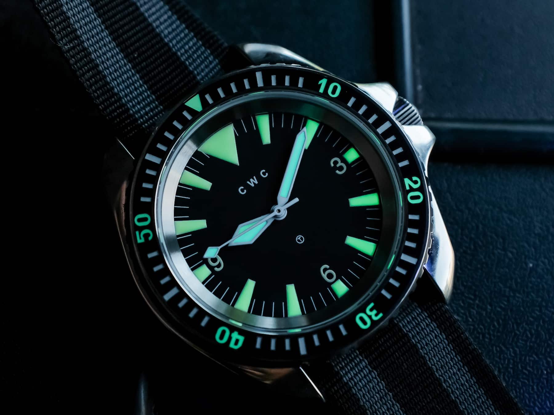 CWC 1980 Royal Navy Diver: How Close Is It To The Original?