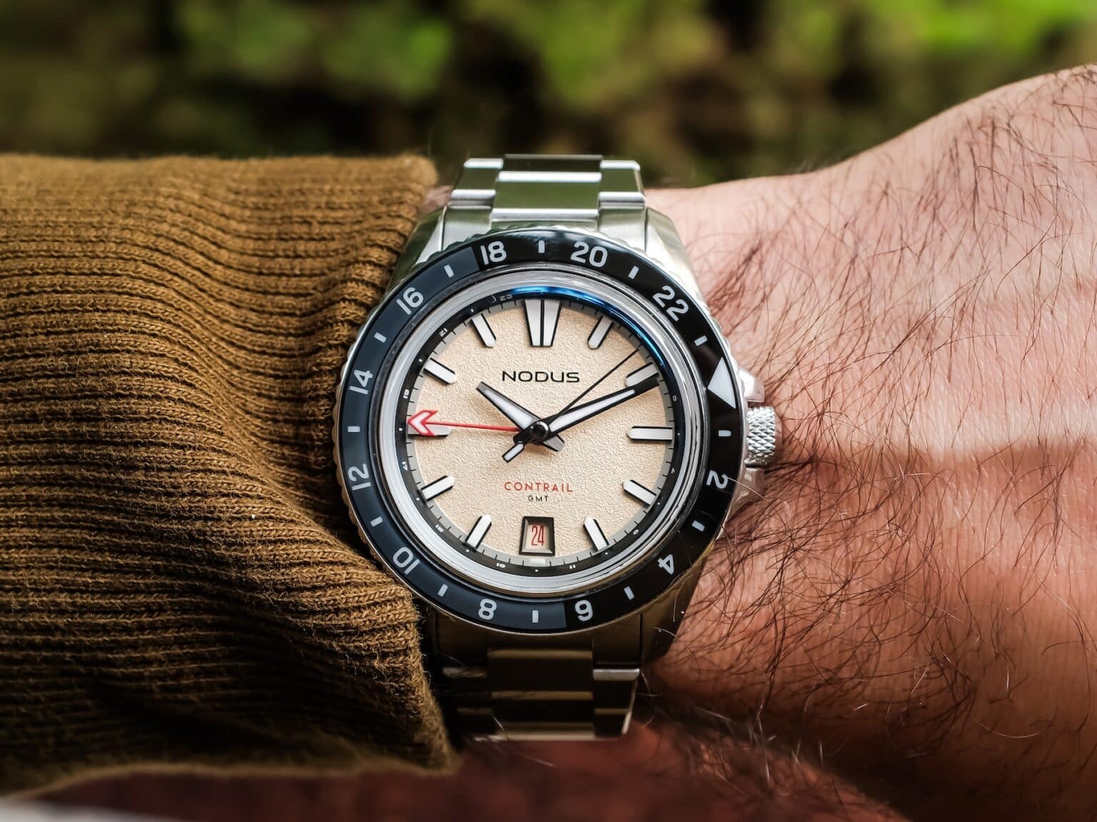 Nodus Contrail GMT Laguna Hands-On | Two Broke Watch Snobs