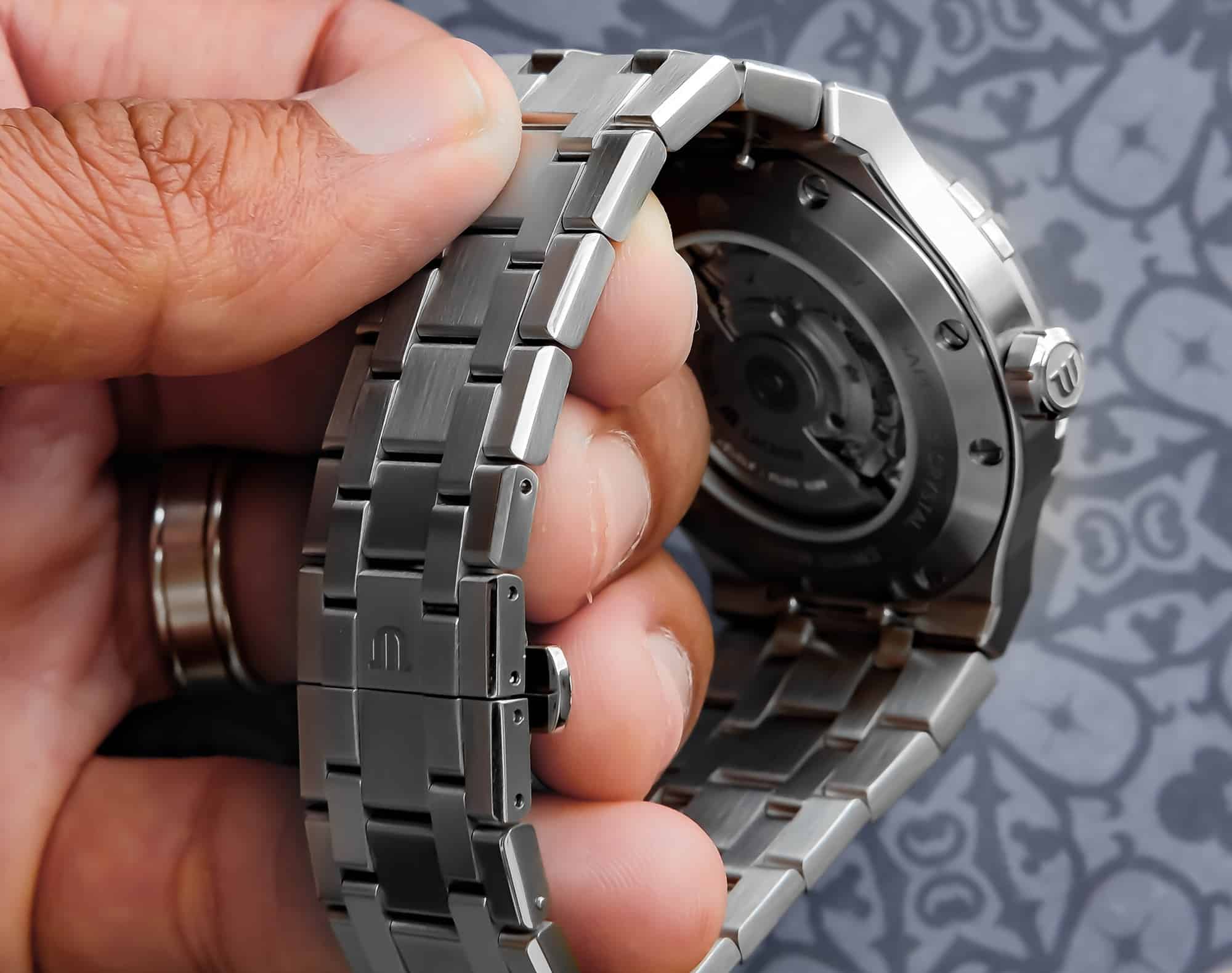 3 Integrated Bracelet Watches That Surprisingly Don't Suck