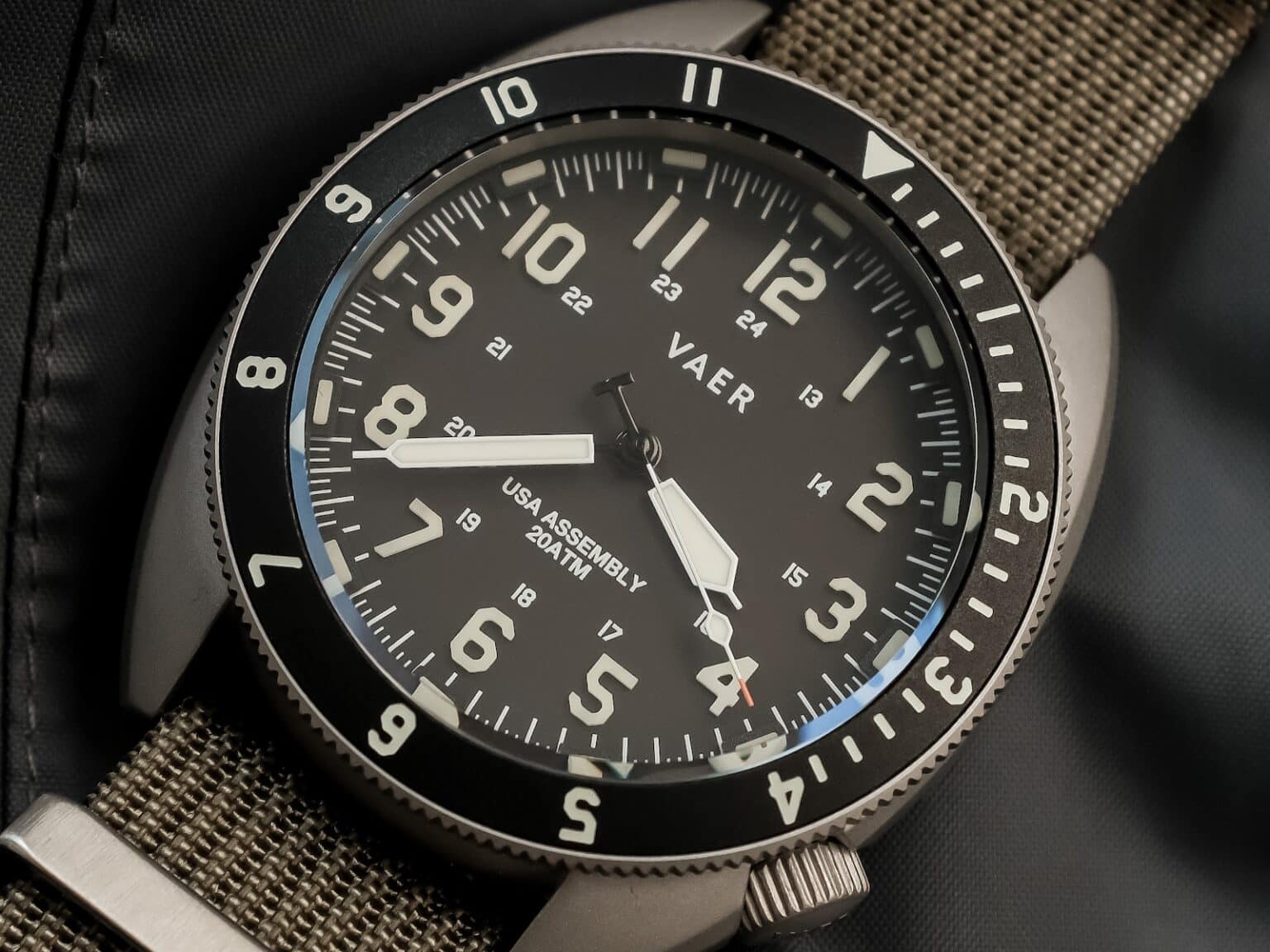 Vaer C4 Tactical Field Solar Review: A Field Watch That Crosses Into ...