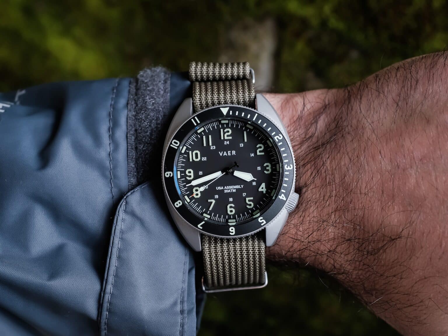 Vaer C4 Tactical Field Solar Review: A Field Watch That Crosses Into ...